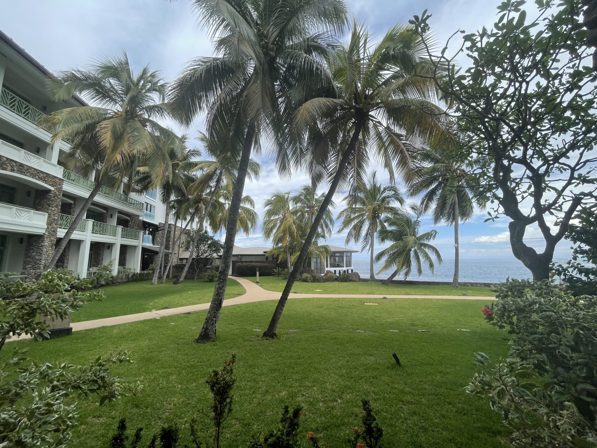 Hotel Review: Hilton Tahiti Resort - Nonstop Points