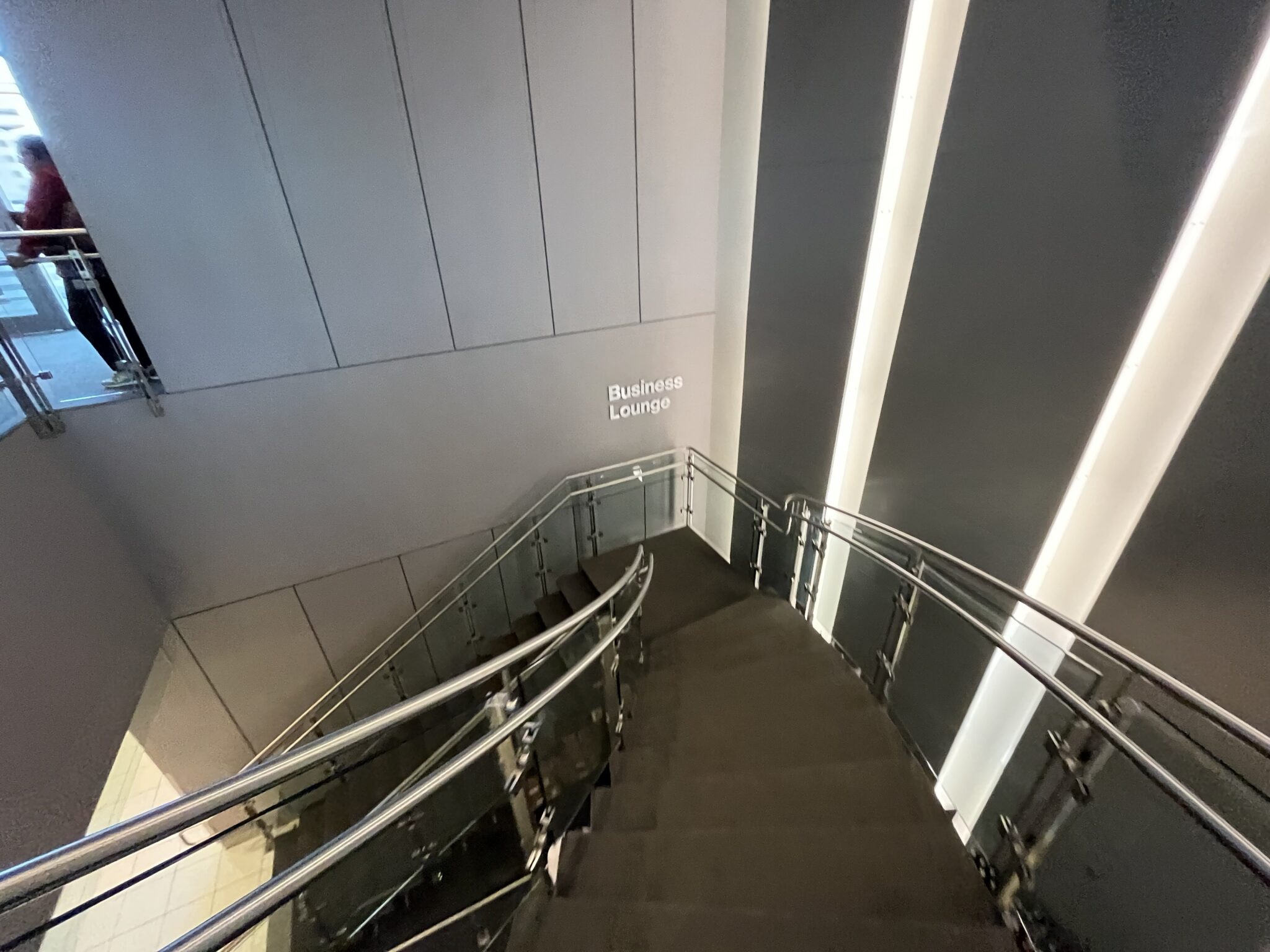 Review: Lufthansa Business Class Lounge IAD - Nonstop Points